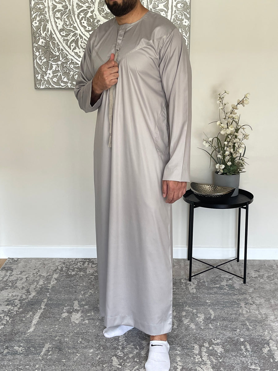 Men’s Shiny Grey Omani Thobe Jubbah with Tassel – AWRAH CLOTHING